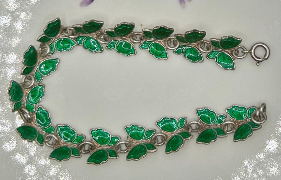 Emerald Kelly Green Butterfly Bracelet – Meka Sterling Denmark ...