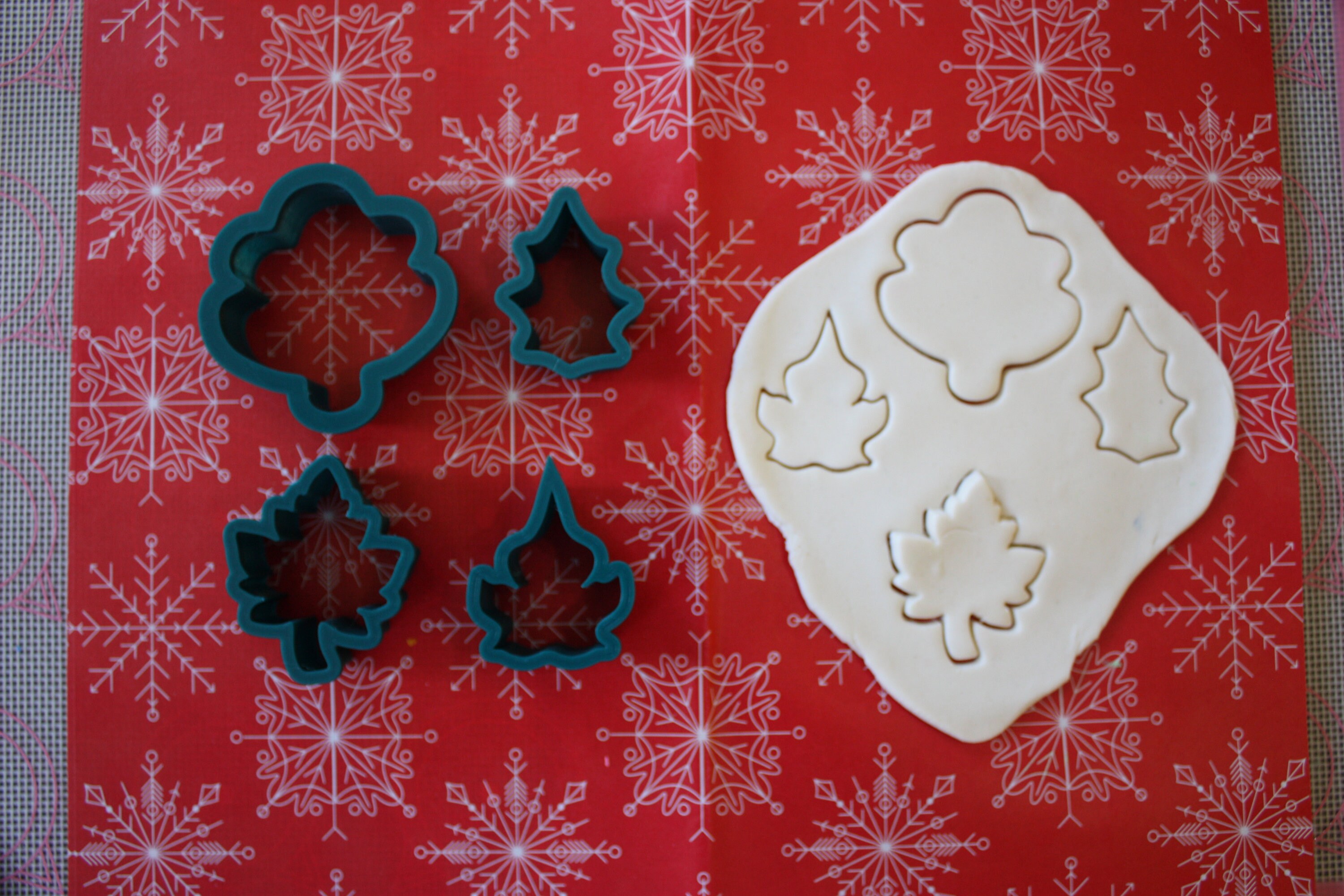 Set of 4 Fall Leaf Mini Cookie Cutters - Etsy UK