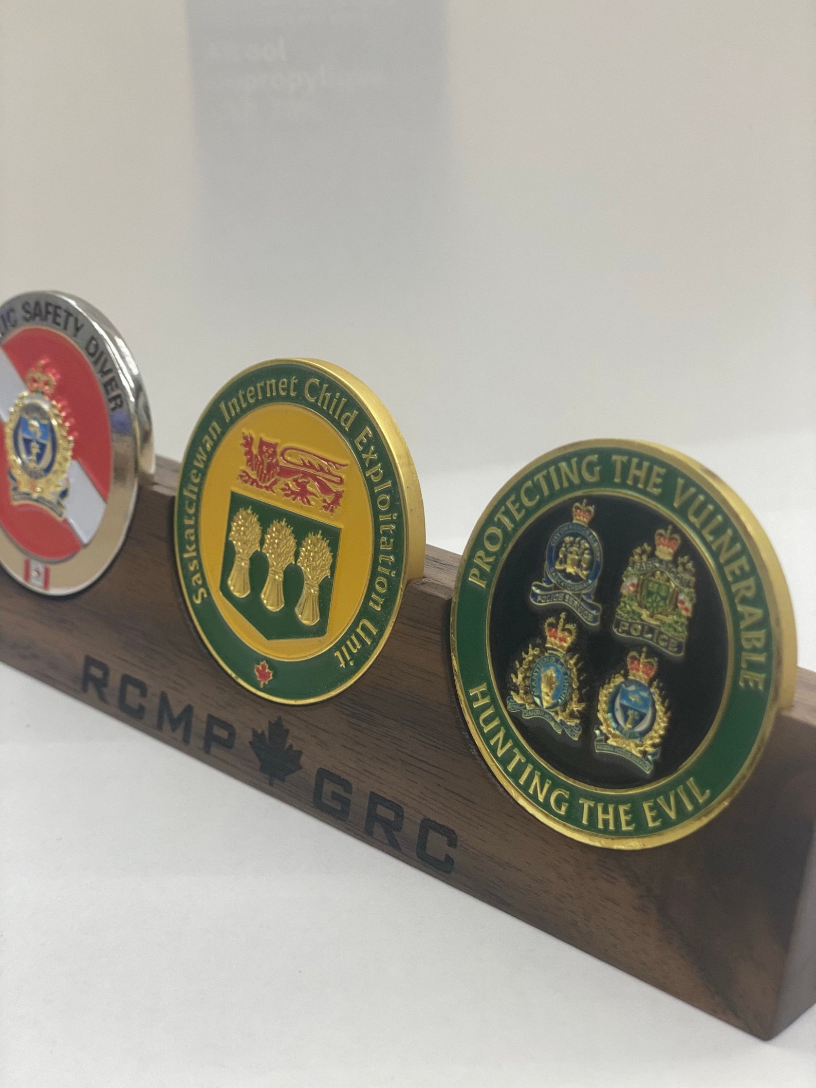 Challenge Coin Desk Display - Etsy Israel