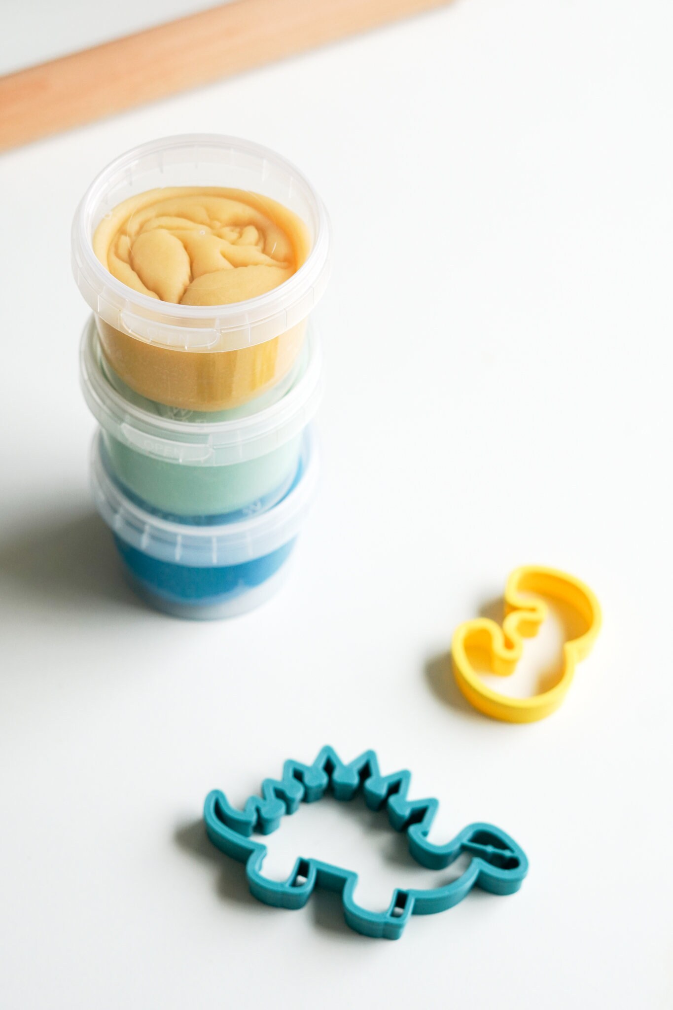 4 YEARS//DINO Gift Set - Stencils, Playdough Jars and Smooth Rolling ...