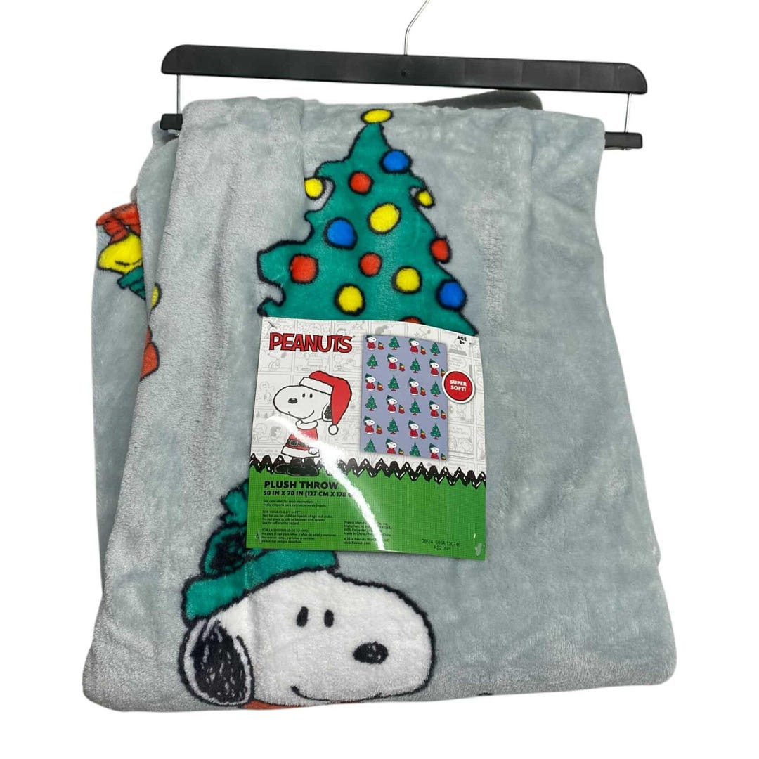 Peanuts Snoopy and Woodstock Christmas Tree Plush Throw Blanket 50x70 ...