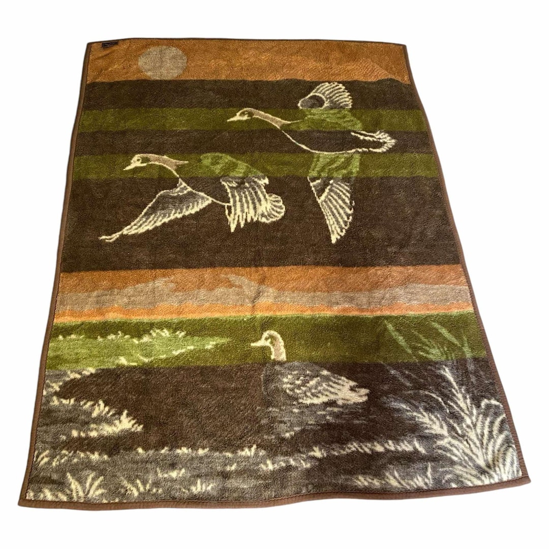Ibena Flying Ducks Geese Hunting Reversible Throw Blanket Vintage 74x54 ...