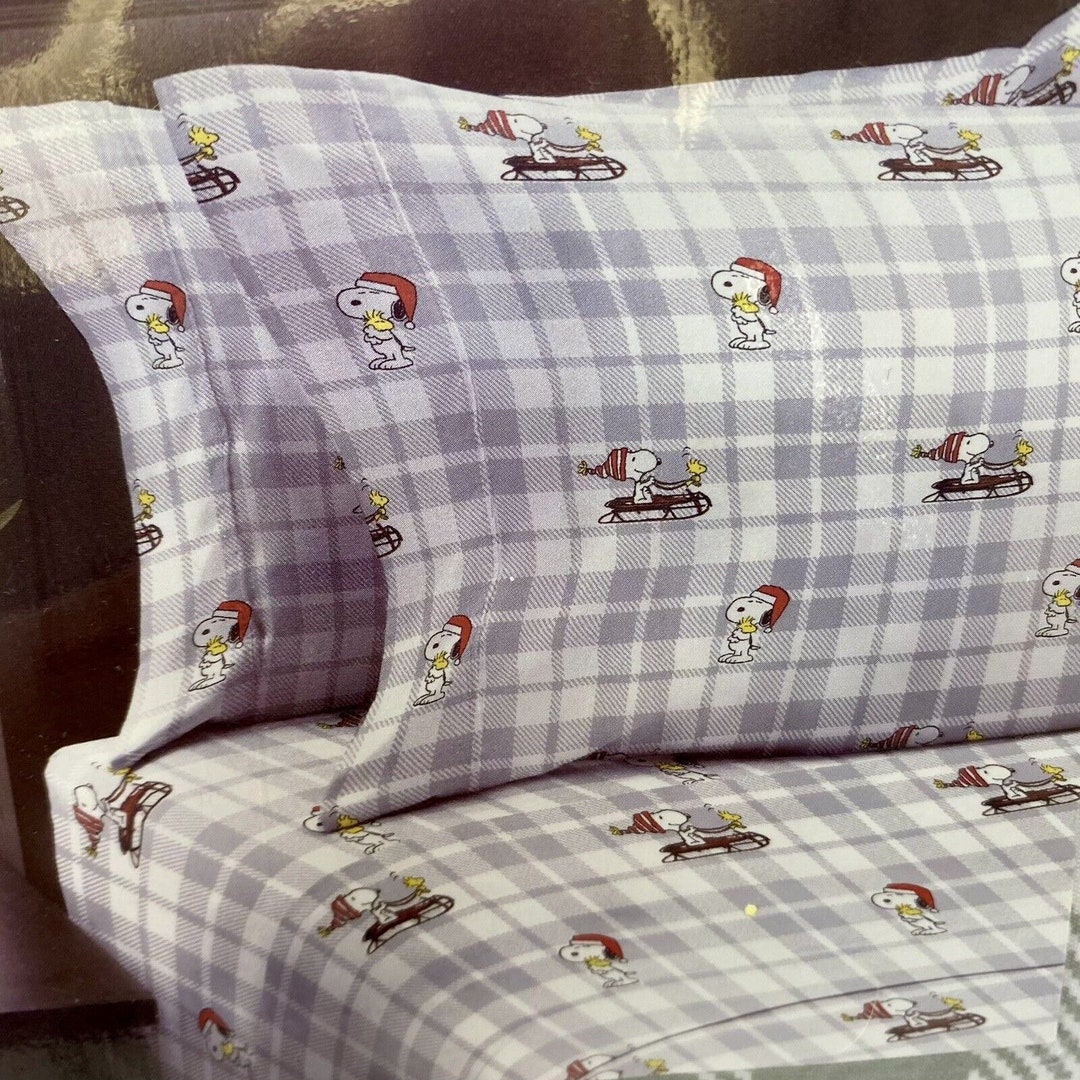 Peanuts Snoopy Woodstock Christmas Sledding Winter Queen Bedsheet Set ...