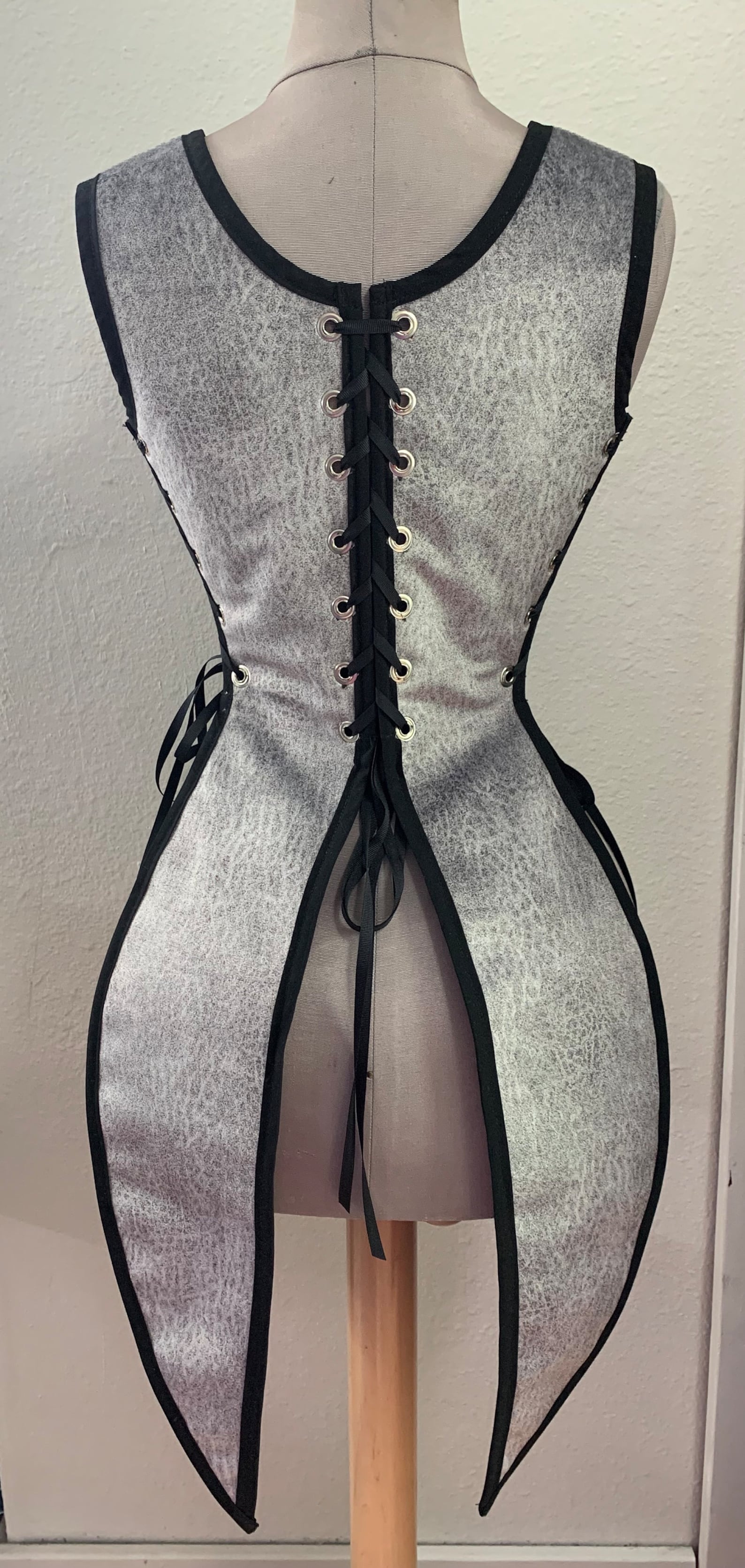 PDF Size MEDIUM Reversible and Adjustable Cropped Four Tie Bodice With ...
