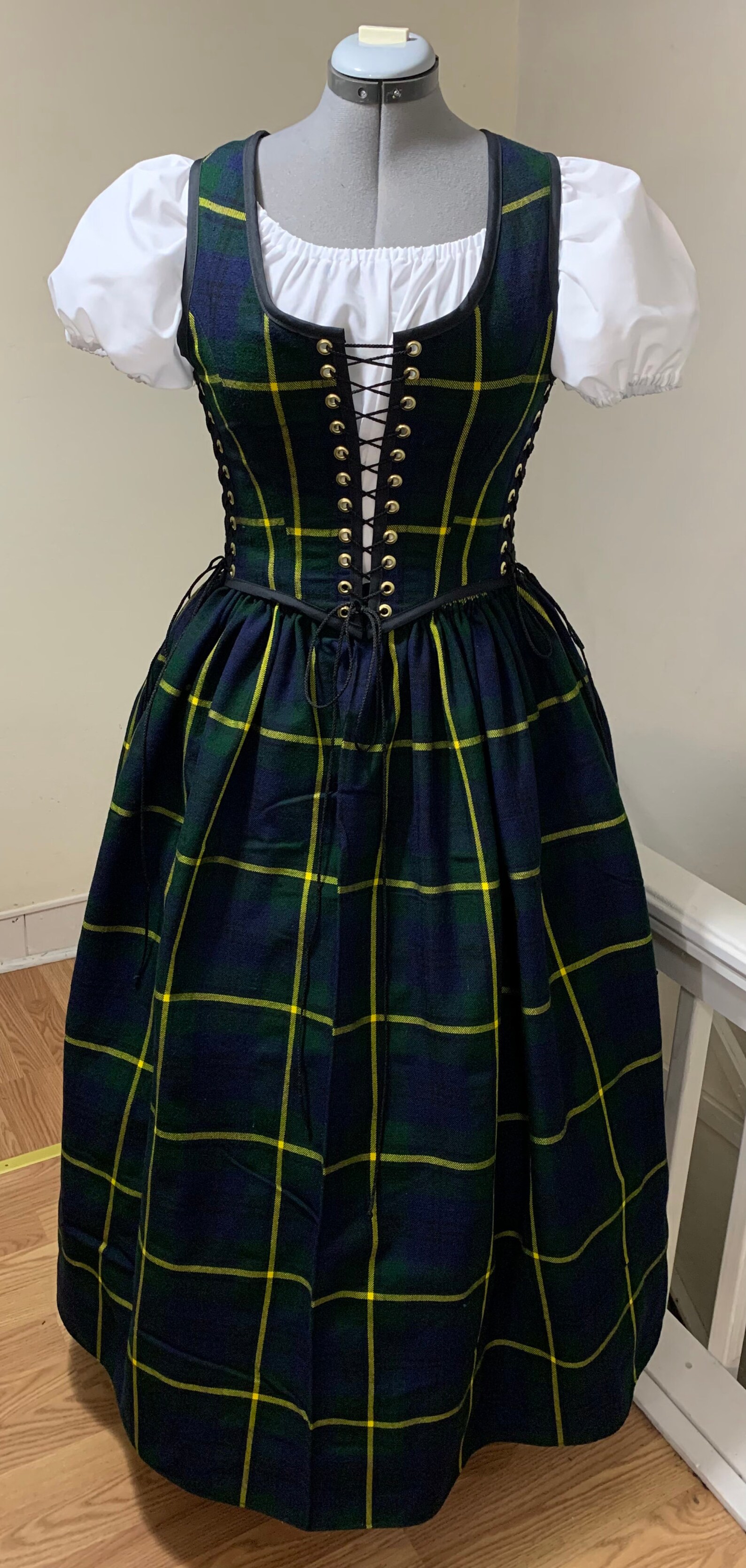 Highlander Maiden Bodice Chemise Skirt Scarf and Brooch - Etsy