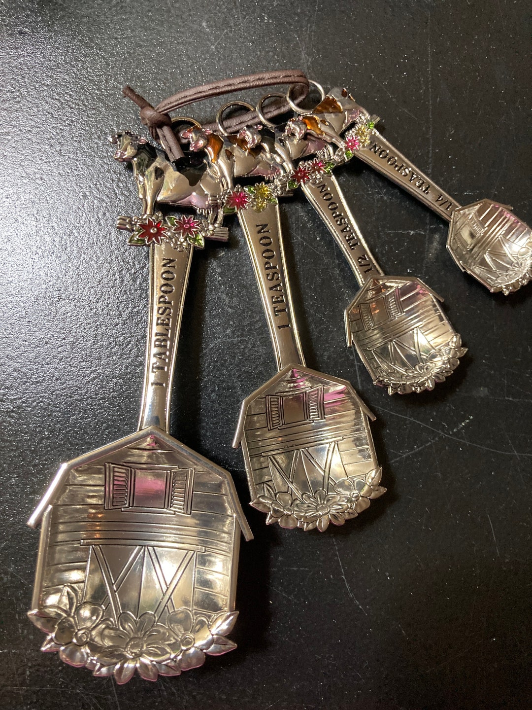 Measuring Spoons, Kitchen Must Have, Rooster, Lemons, Pigs, Cats, Cows ...