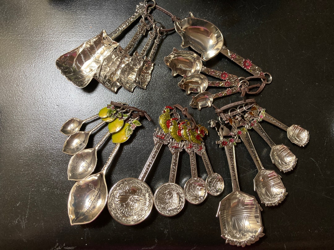 Measuring Spoons, Kitchen Must Have, Rooster, Lemons, Pigs, Cats, Cows ...