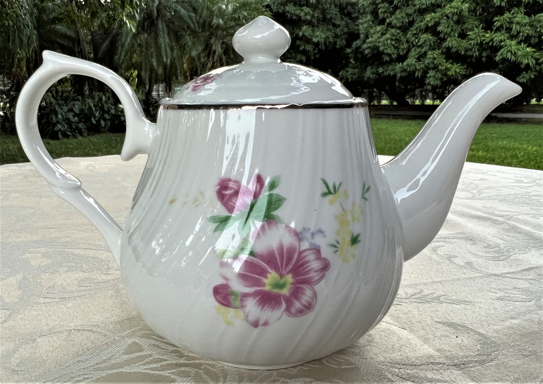 The English Tea Store Tea Pot. - Etsy