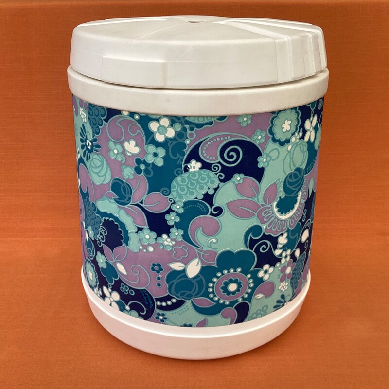 Retro Laundry - Etsy