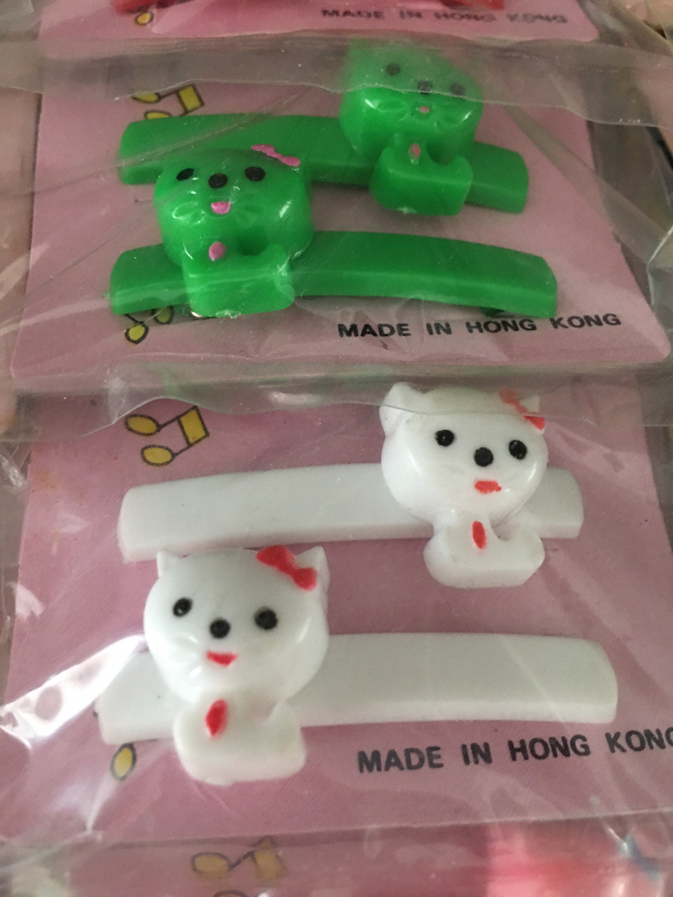 Incredible Kitch and Pretty Vintage Plastic Novelty Hair Clips. Lots of ...