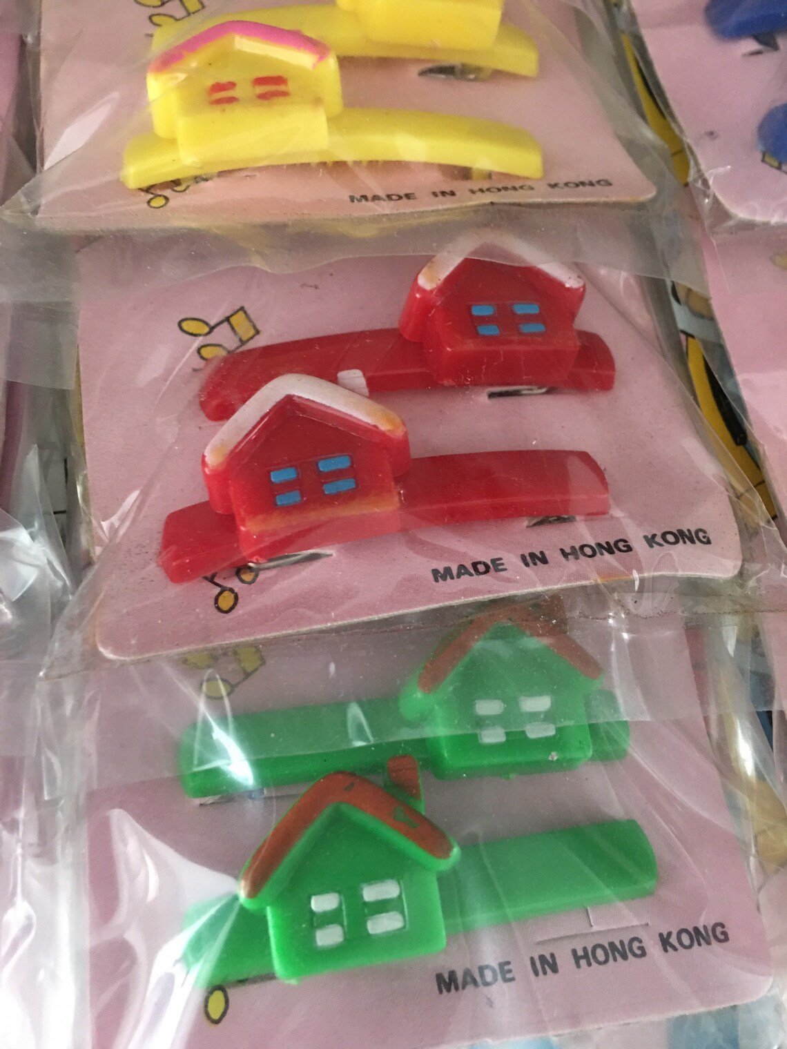 Incredible Kitch and Pretty Vintage Plastic Novelty Hair Clips. Lots of ...