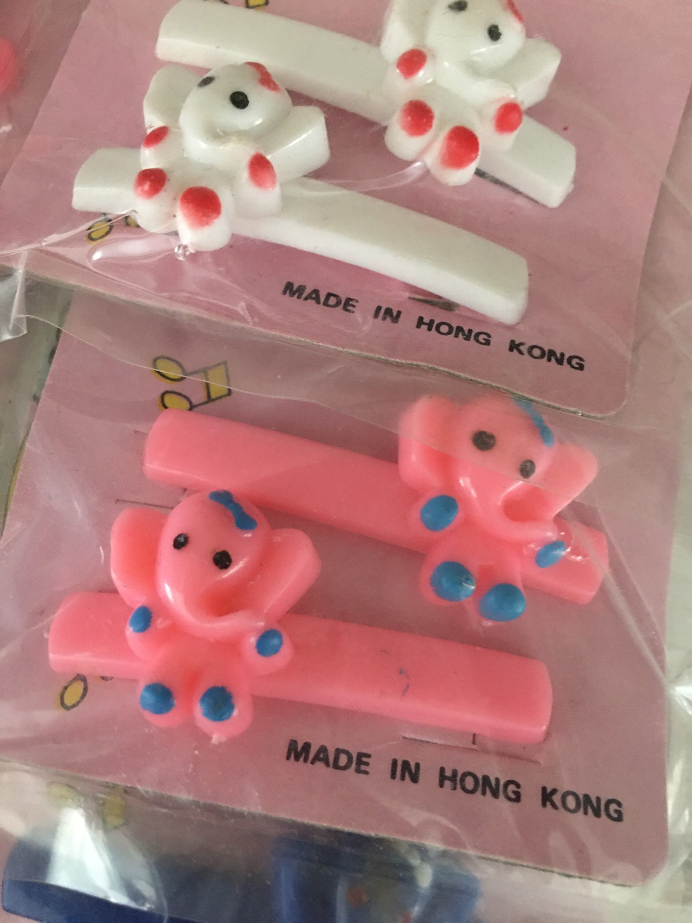 Incredible Kitch and Pretty Vintage Plastic Novelty Hair Clips. Lots of ...