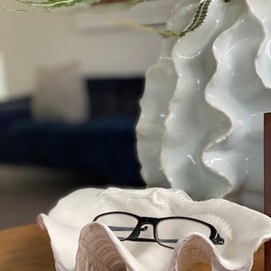 SPECIAL PRICE Ruffled Giant Clam , Birthday Day Gift, Faux , Matte ...