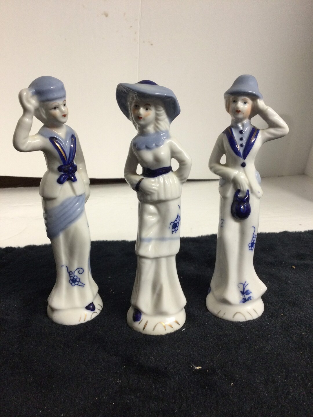 Delft Blue & White Lady’s Out for a Stroll - Etsy
