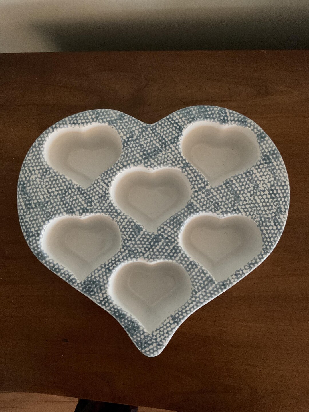 Stoneware Blue Sponge Paint Heart Shape Cupcake Baker Dish 12.25” W 11. ...