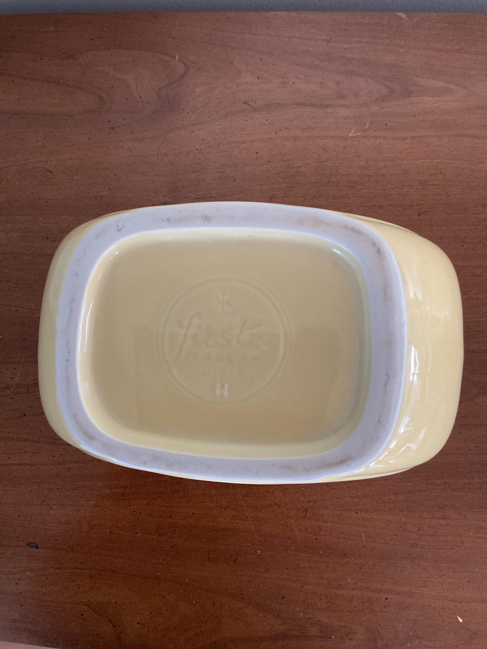Fiestaware ( HLC ) Large Pale Yellow Disc Pitcher Embossed Script Logo ...