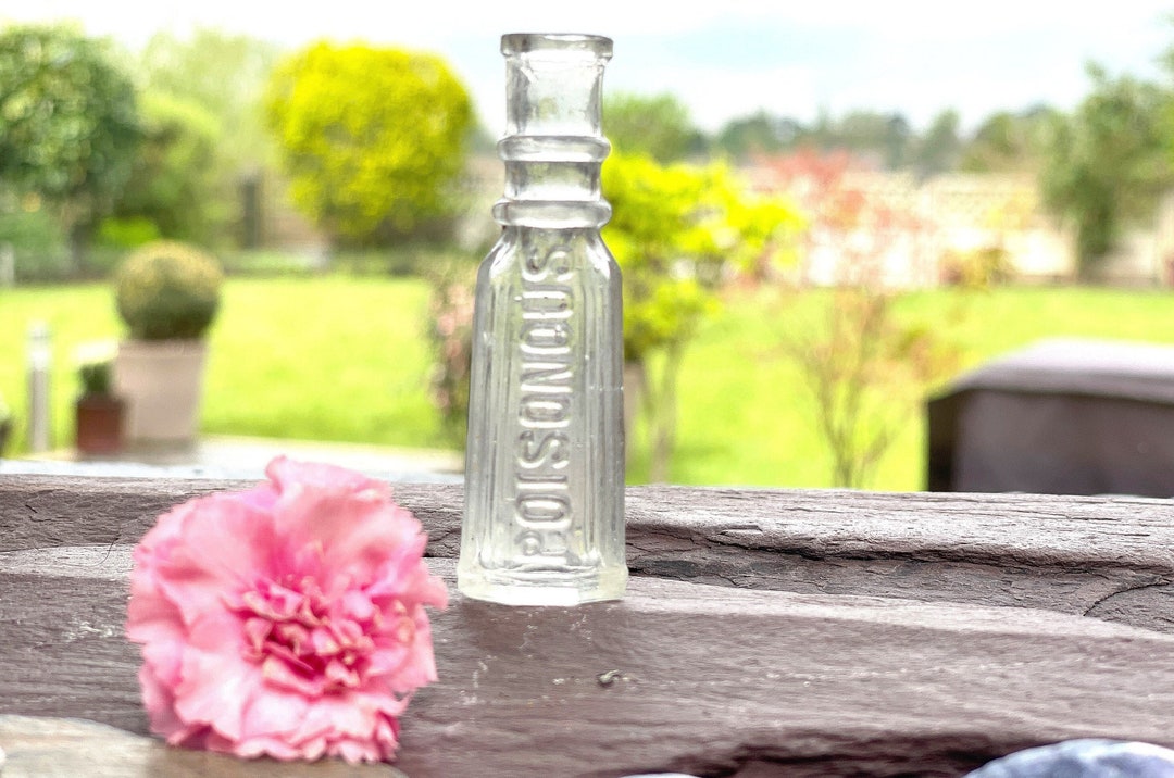 Tiny Vintage Poison Bottle Antique Bottle With Rare POISONOUS Warning ...
