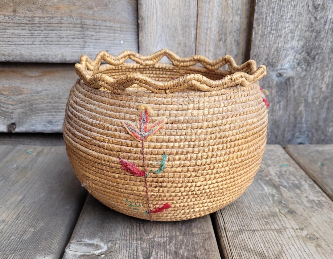 Antique Alaskan Inuit Woven Basket With Wool Design - Scalloped ...