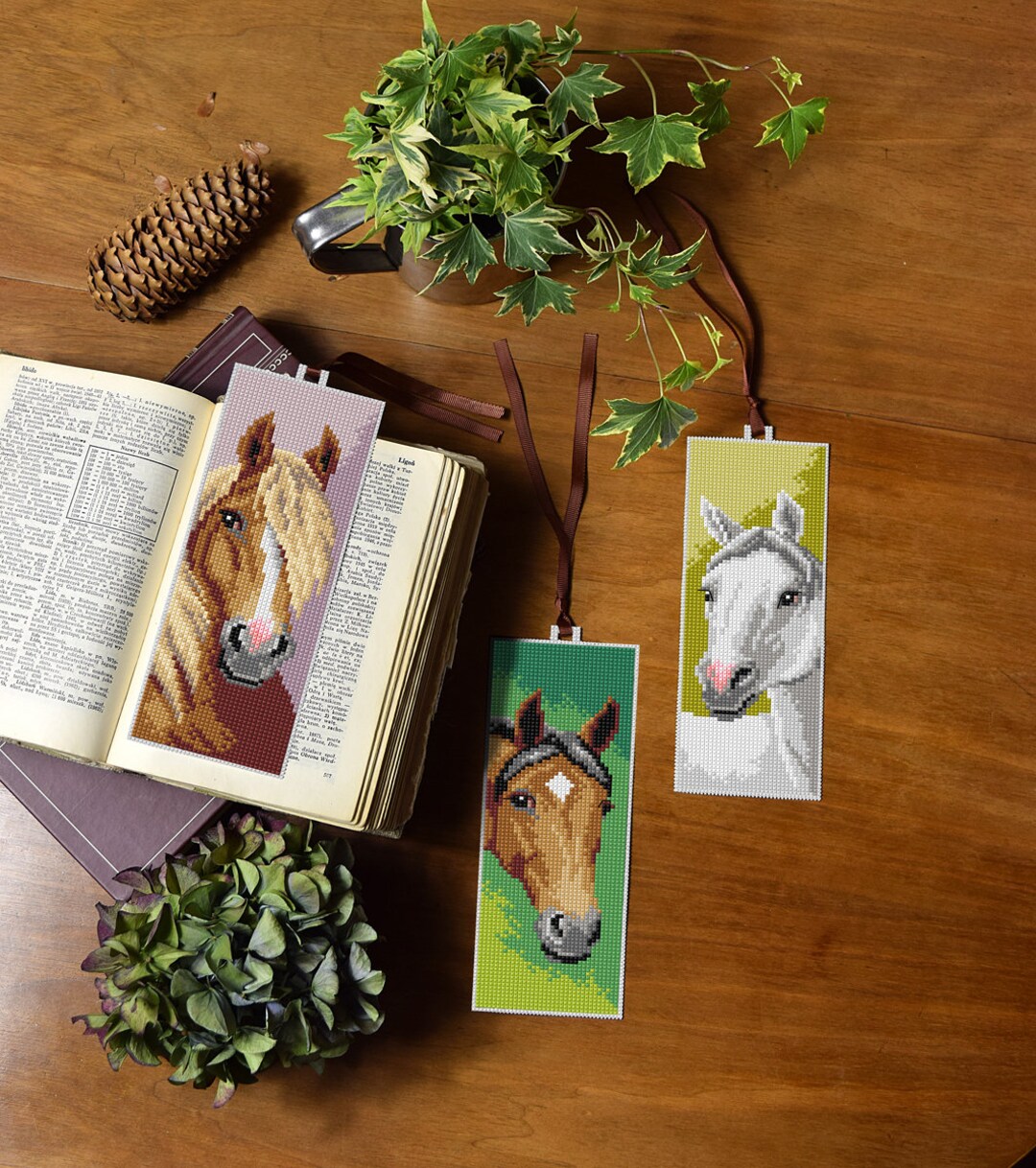 DIY Bookmarks - Horses Heads. Counted Cross-stitch on the Plastic ...