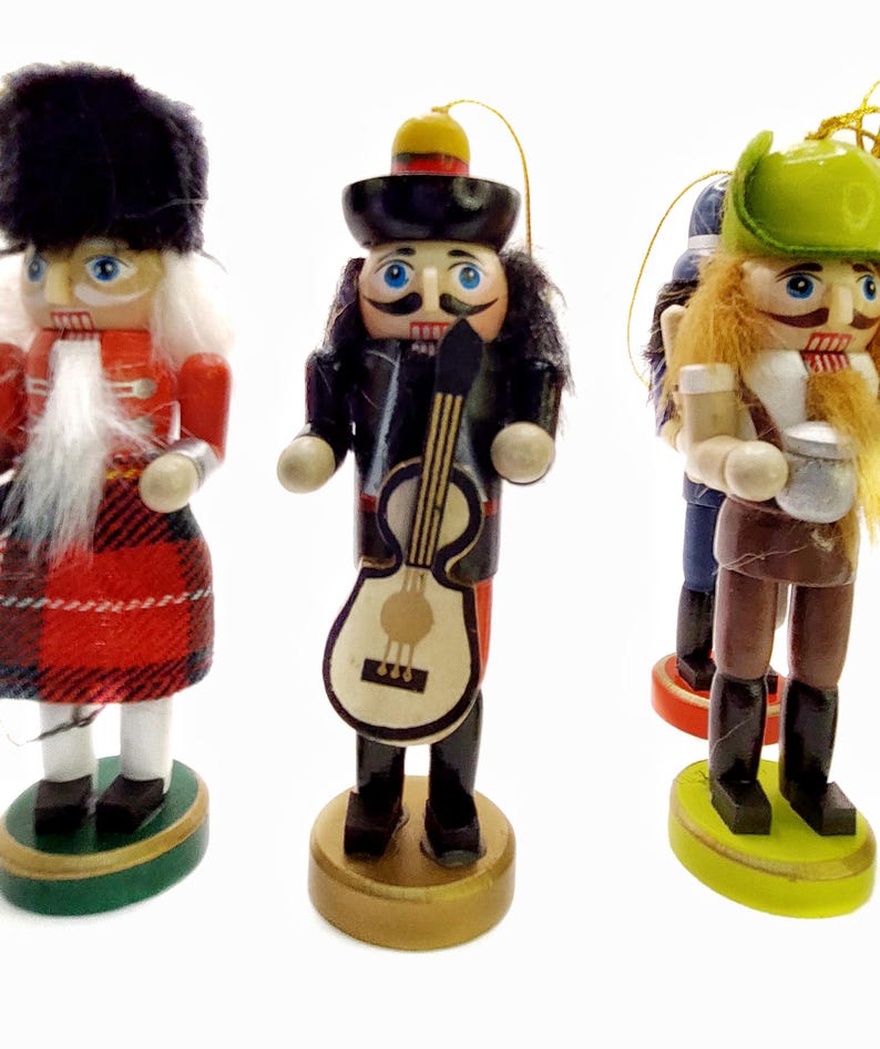 Christmas Nutcracker Set – Nutcracker Soldiers With Festive Colorful ...