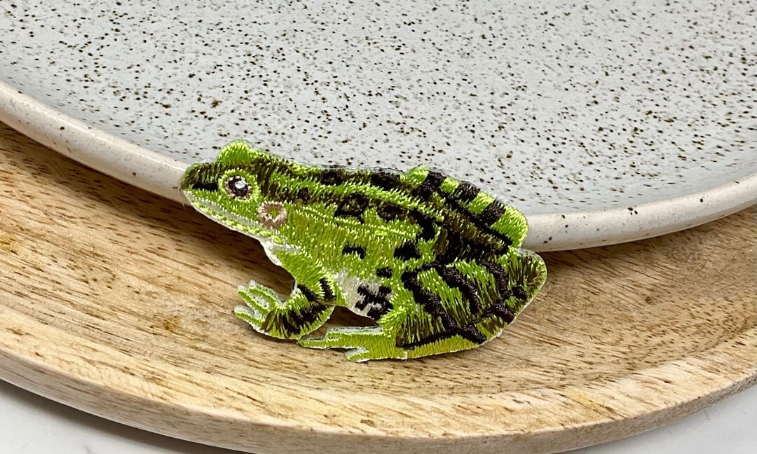 FROG Embroidered IRON on Patch - Heat Adhesive Animal Patches ...