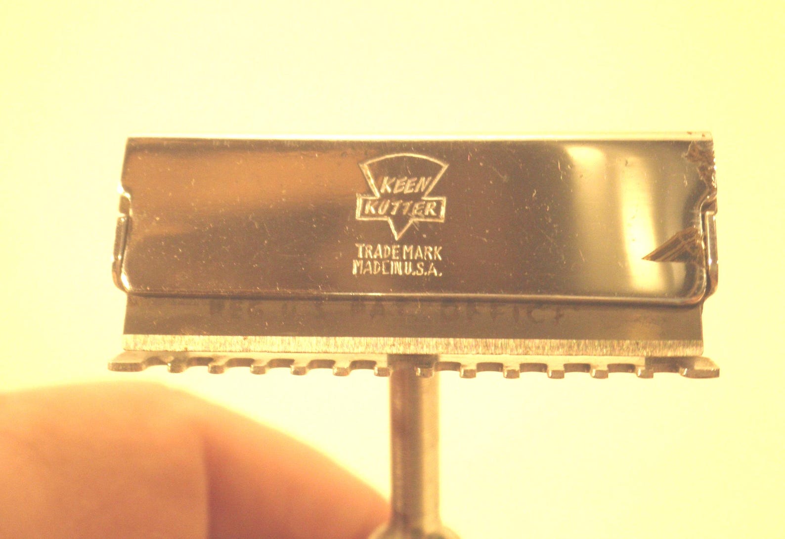 Vintage 1930-40s Keen Kutter Safety Razor Single Edge Red Bakelite ...