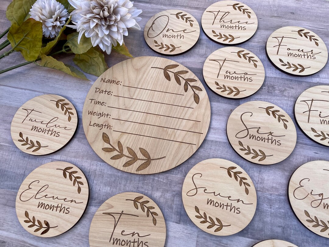 Simple Gender Neutral Leaf Birth Announcement Hospital Sign and Monthly ...