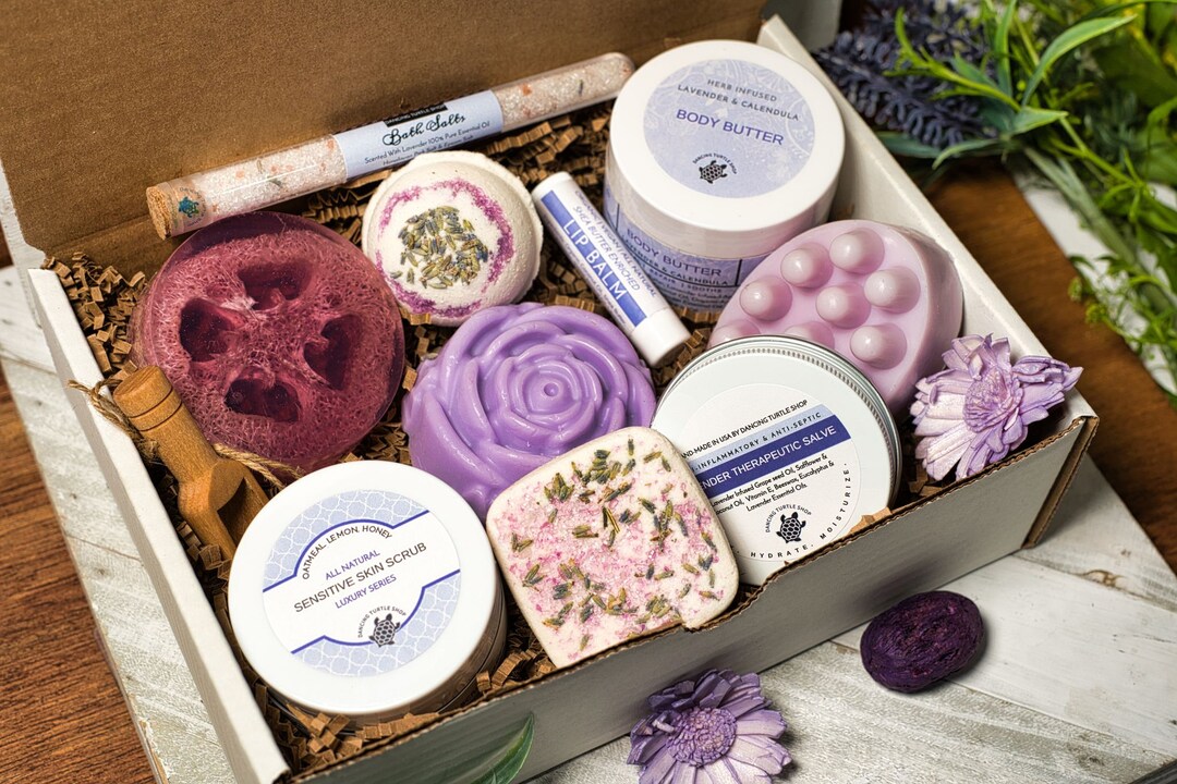Lavender Spa Gift Set, Personalized Gift Box for Mom, Birthday Gift Box ...