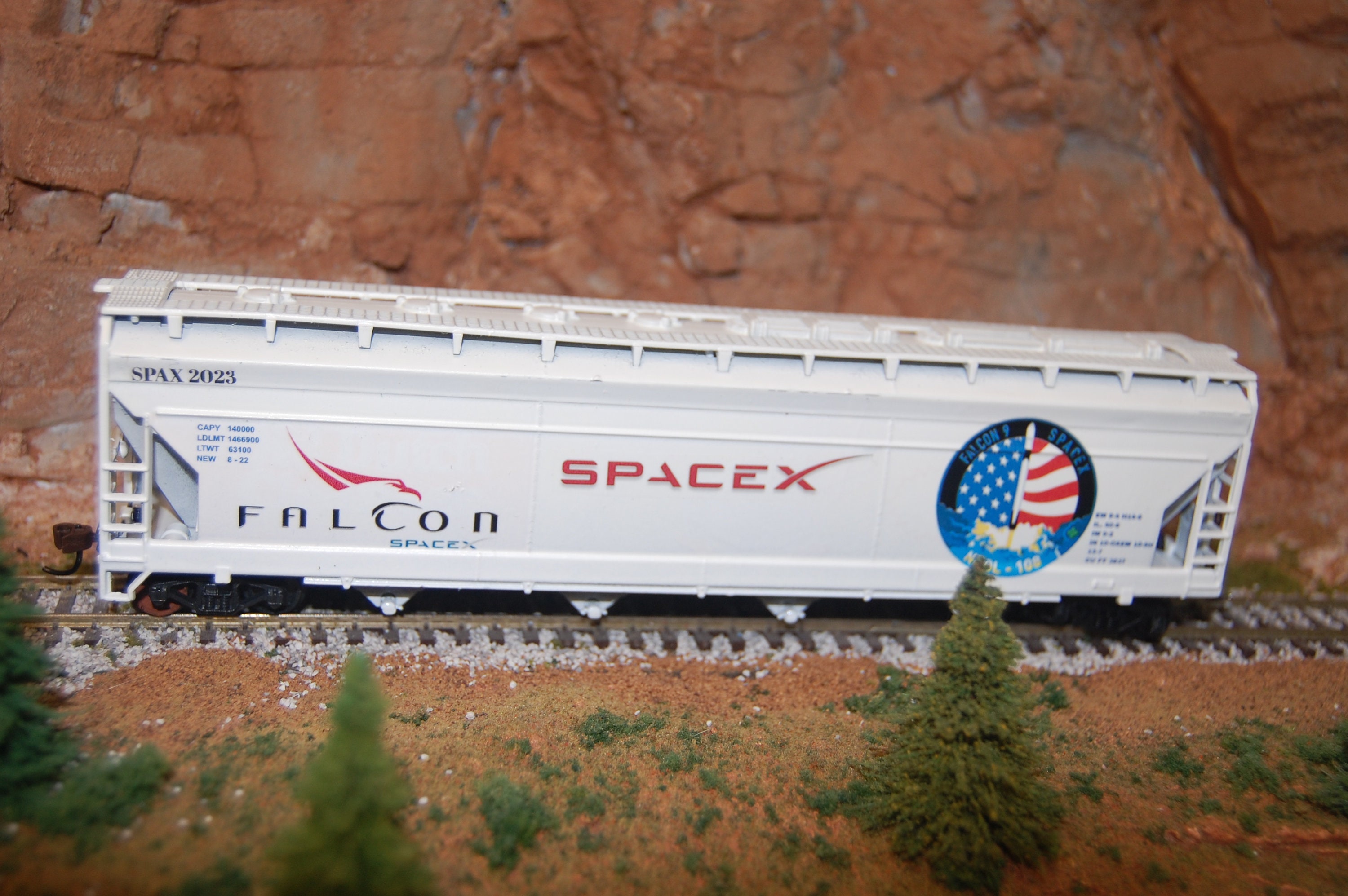 HO Scale SPACEX Falcon 9 Spacecraft Covered Hopper - Etsy