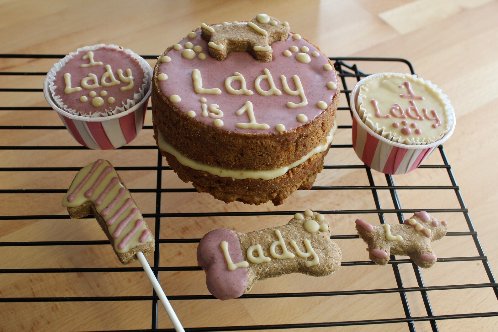 Dog Birthday Girl Cake and Pupcakes - Etsy UK