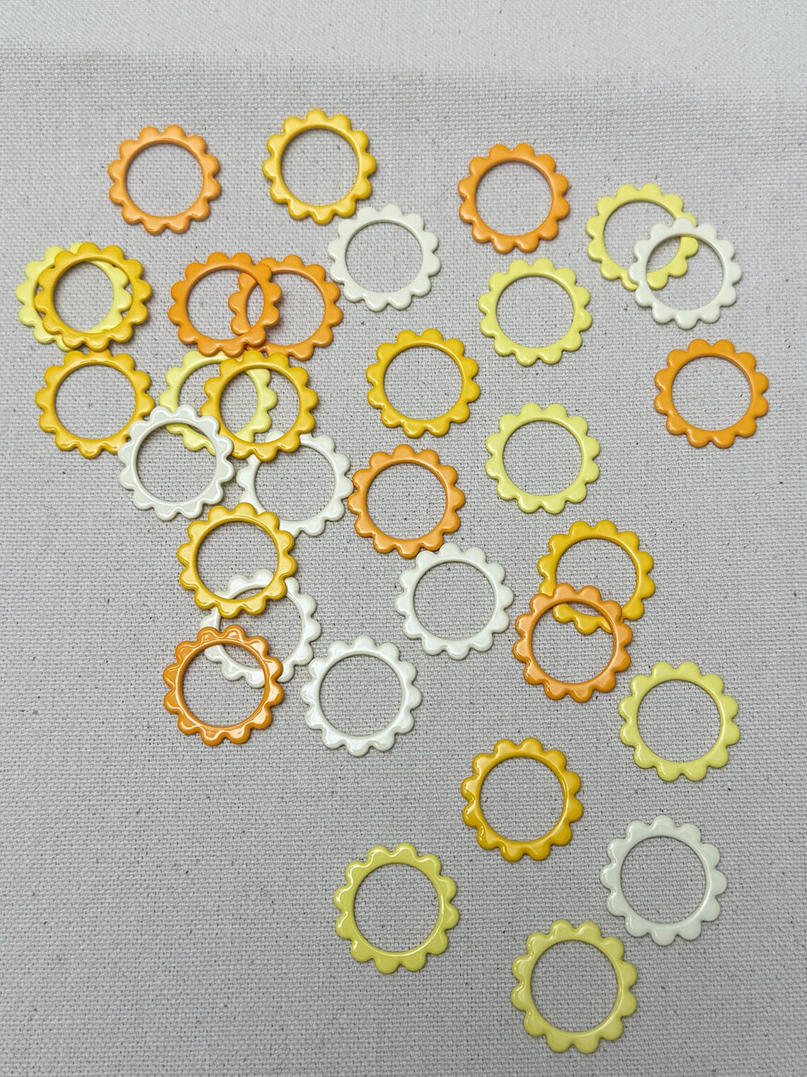Extra-large Flower Stitch Markers for Knitting Needles - Set of 32 ...