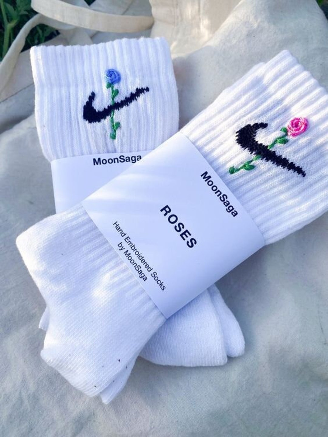 Chaussettes Nike personnalisées roses brodées à la main, chaussettes ...