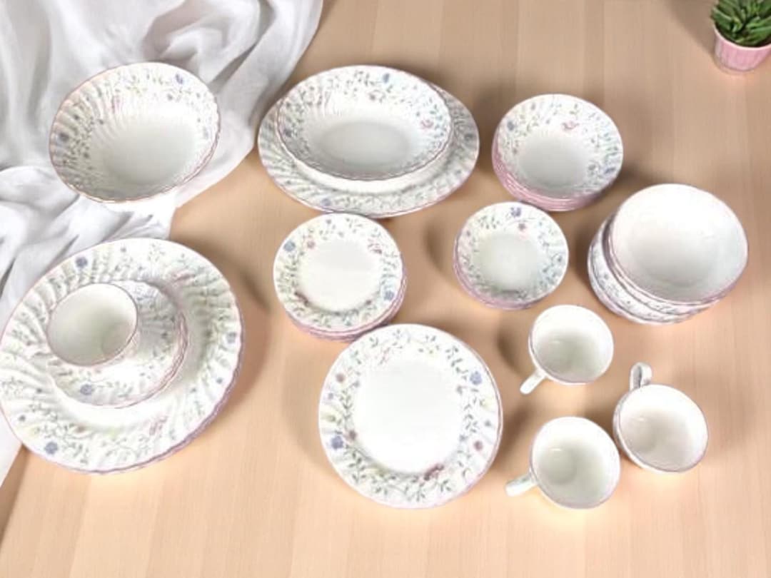 31-piece Johnson Brothers Summer Chintz China Dinnerware Set, Service ...