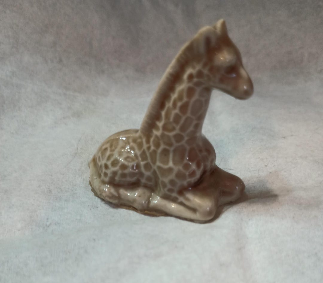 African Giraffe Red Rose Tea English Wade, Giraffe Animal Character ...