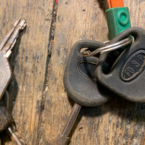 Vintage Bundle 60+ / AUTO KEYS / Old Car Keys Rusty Keys Automobile ...