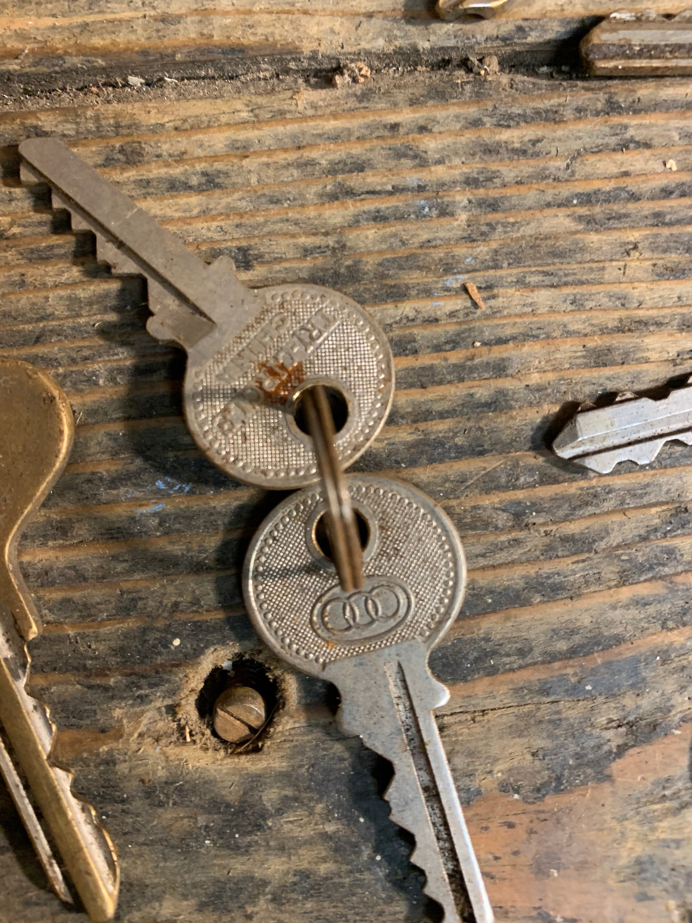 Vintage Bundle 50+ / AUTO KEYS / Old Car Keys Rusty Keys Automobile ...