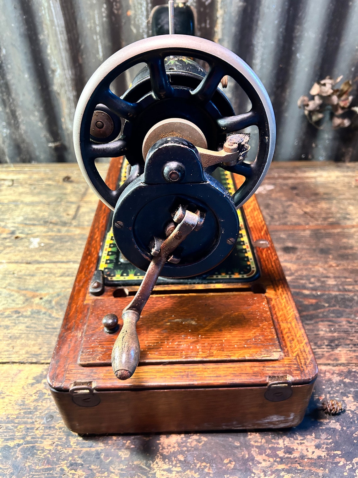 Antique Rare 66K ? Lotus / SINGER SEWING MACHINE / Original Carry Box ...