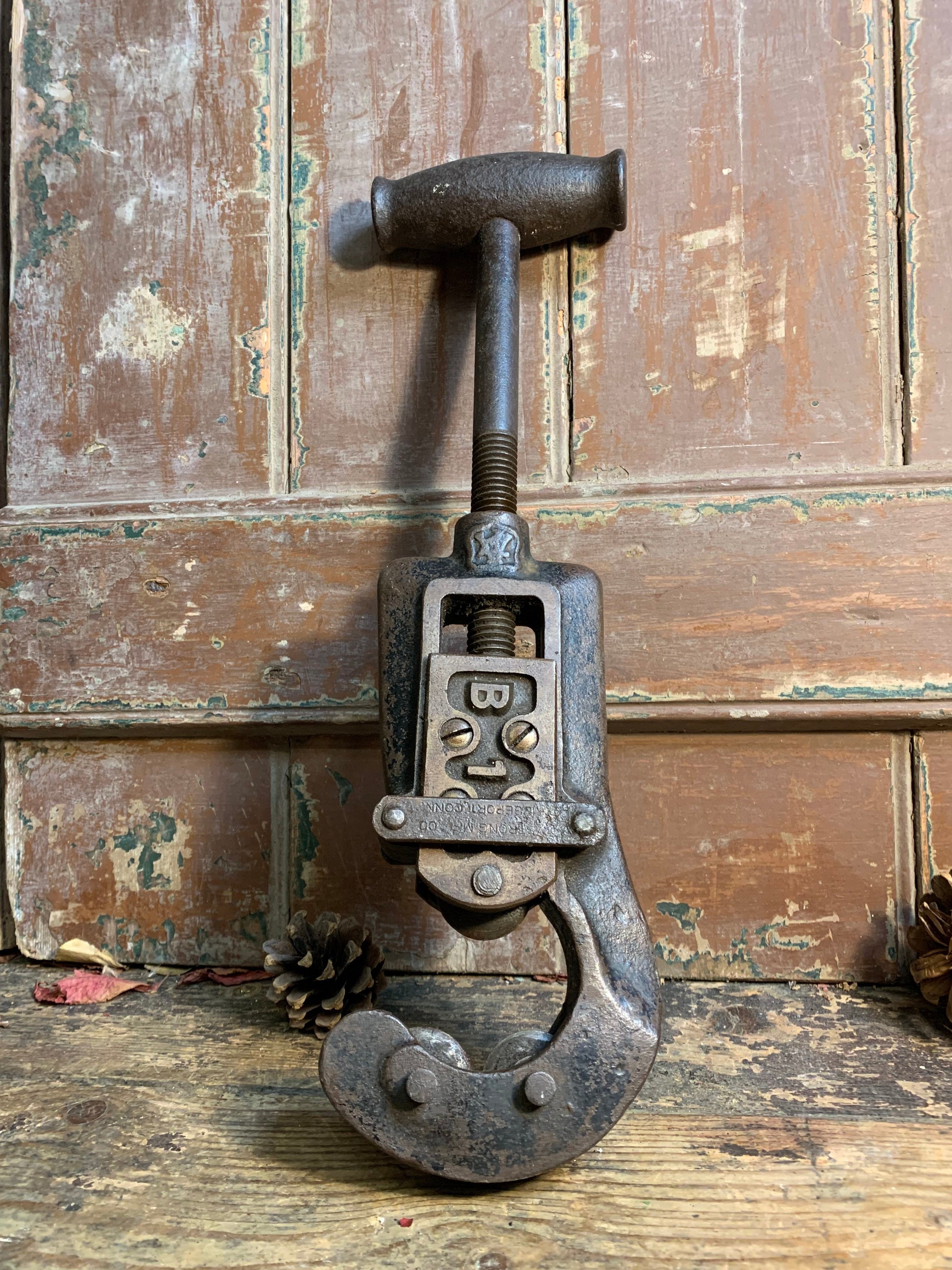 Vintage 1940s / ARMSTRONG PIPE CUTTER / Heavy Duty Vintage Tools ...