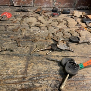 Vintage Bundle 60+ / AUTO KEYS / Old Car Keys Rusty Keys Automobile ...