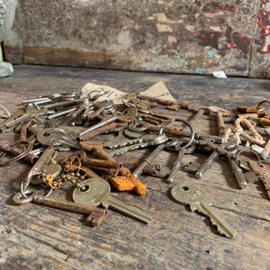 Vintage Antique 70+ / METAL KEYS / Antique Keys Old Keys Jewellery ...