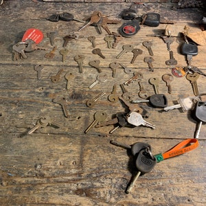 Vintage Bundle 60+ / AUTO KEYS / Old Car Keys Rusty Keys Automobile ...