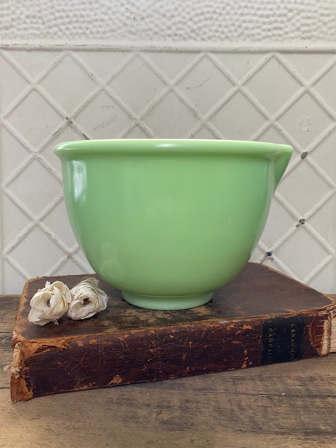 Vintage Jadeite Mixing Bowl With Spout, Mid Century, Splash-proof Bowl ...