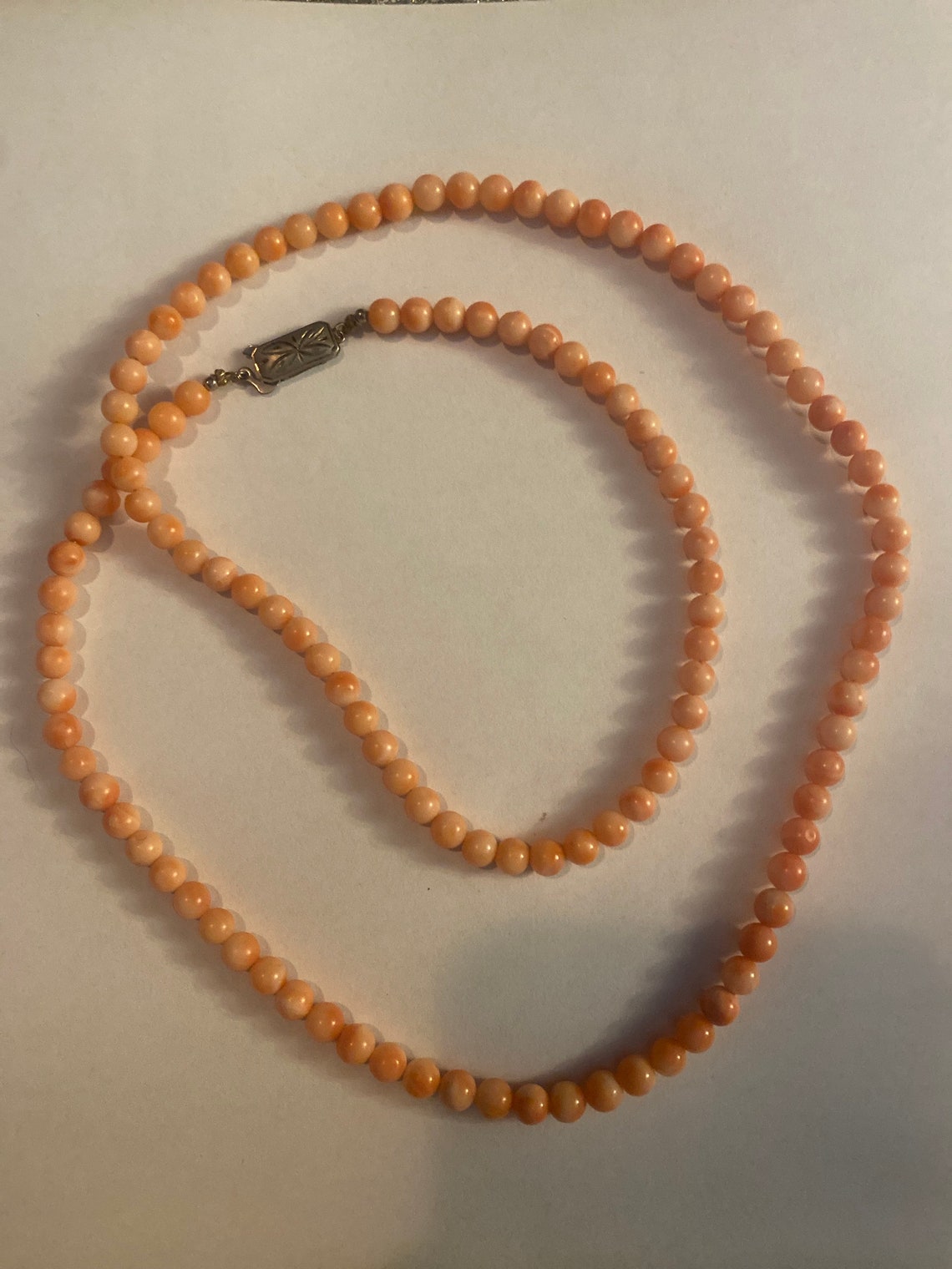 Vintage authentique collier perlé de corail Couleur saumon | Etsy