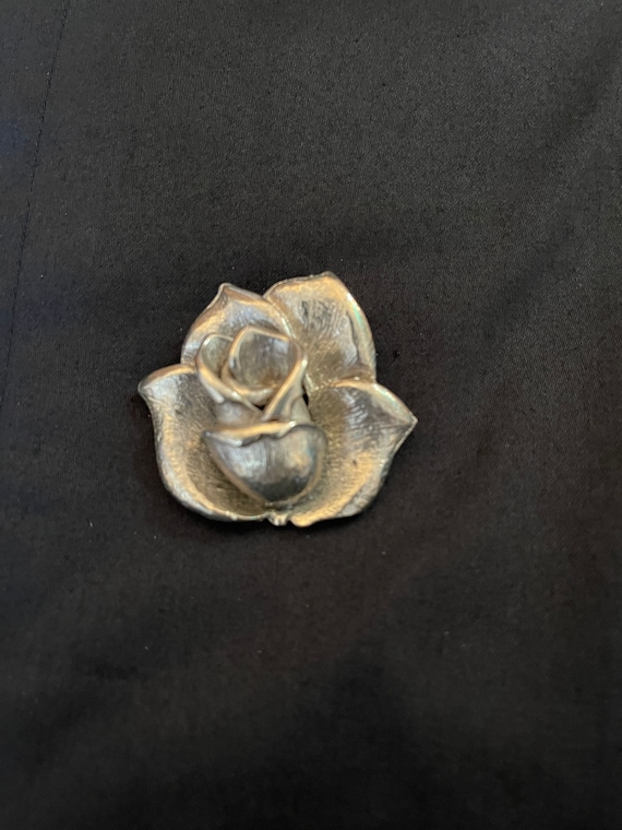 Pewter floral vintage brooch - Gem