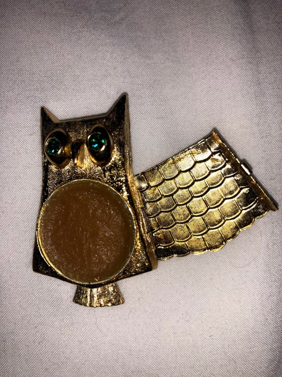 Vintage Avon Perfume Solid Gold Tone Owl Pin with Tra… - Gem