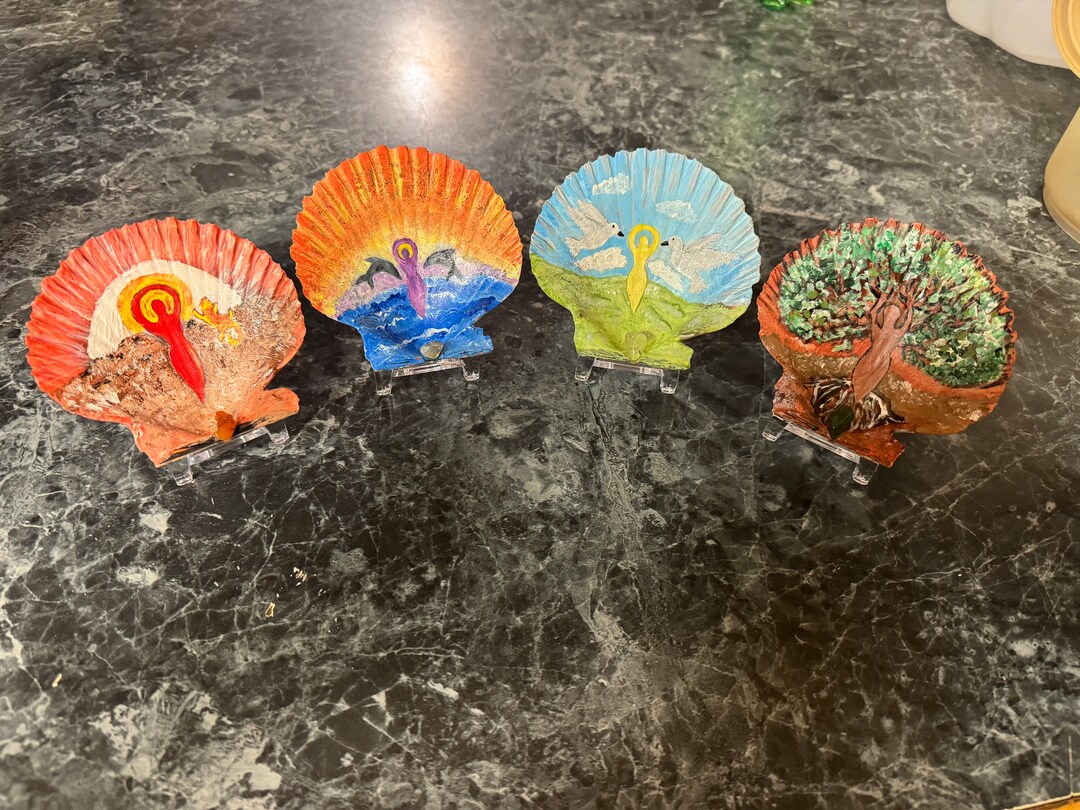 Hand Painted Scallop Shells With Natural Stones (set With Stands) - Etsy