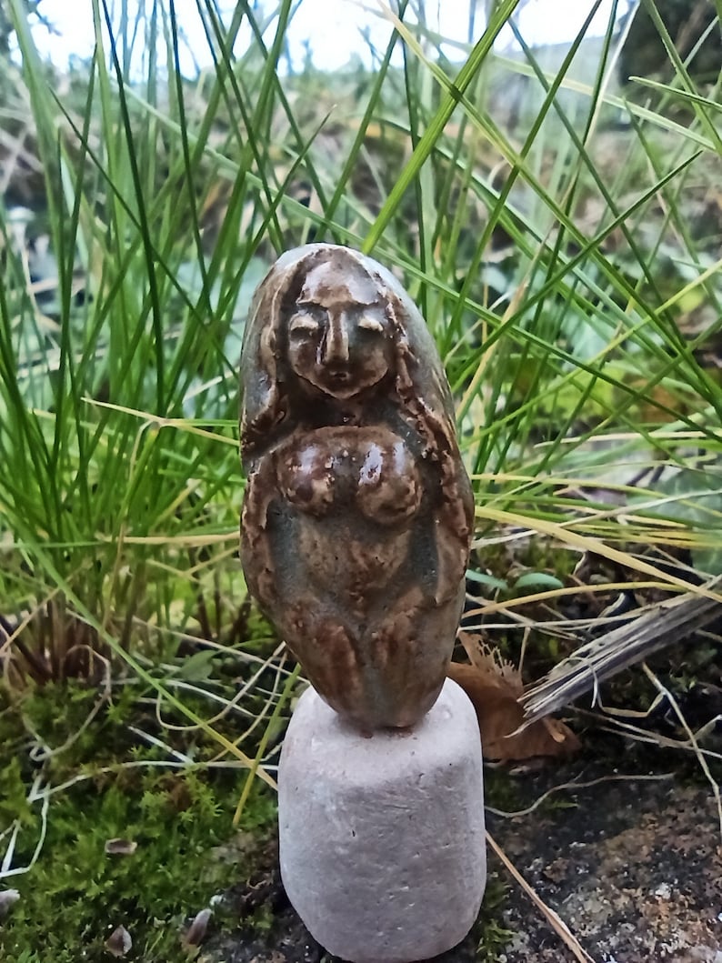 Mini Goddess With Pedestal - Etsy