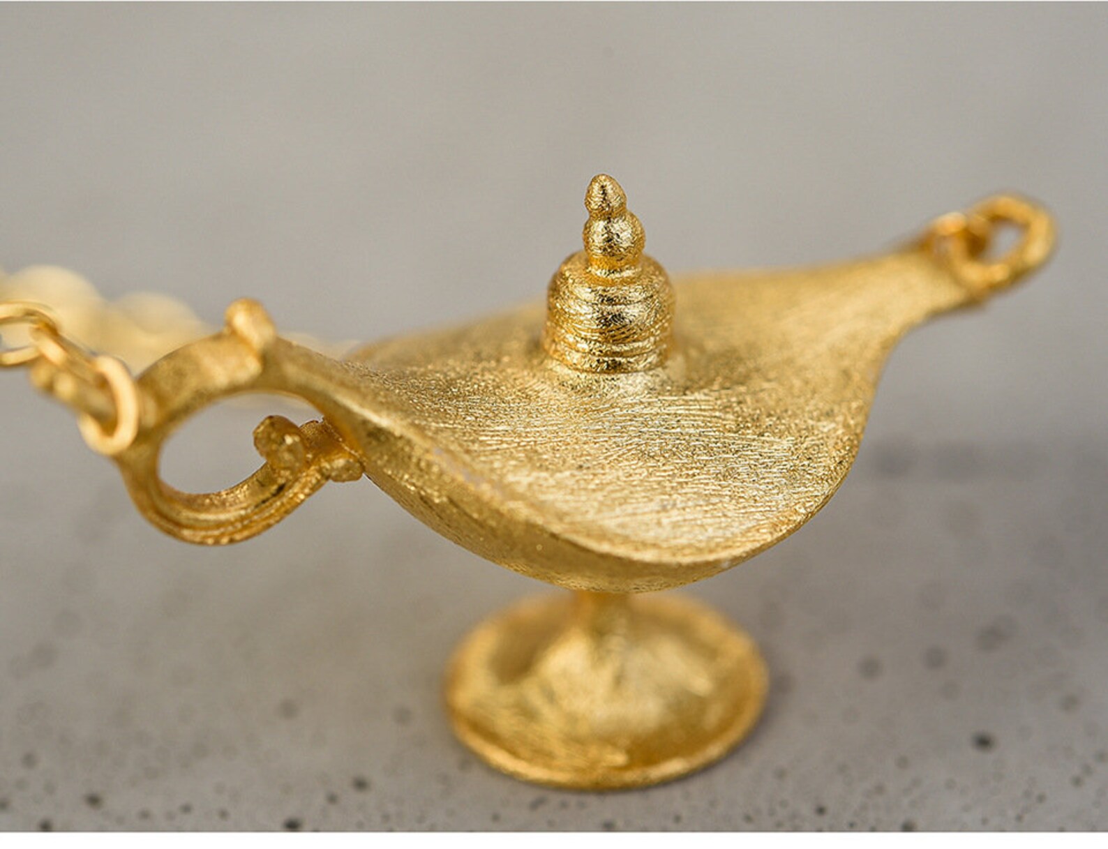 GOLD / SILVER Aladdin's Magic Lamp Pendant Necklace - Etsy