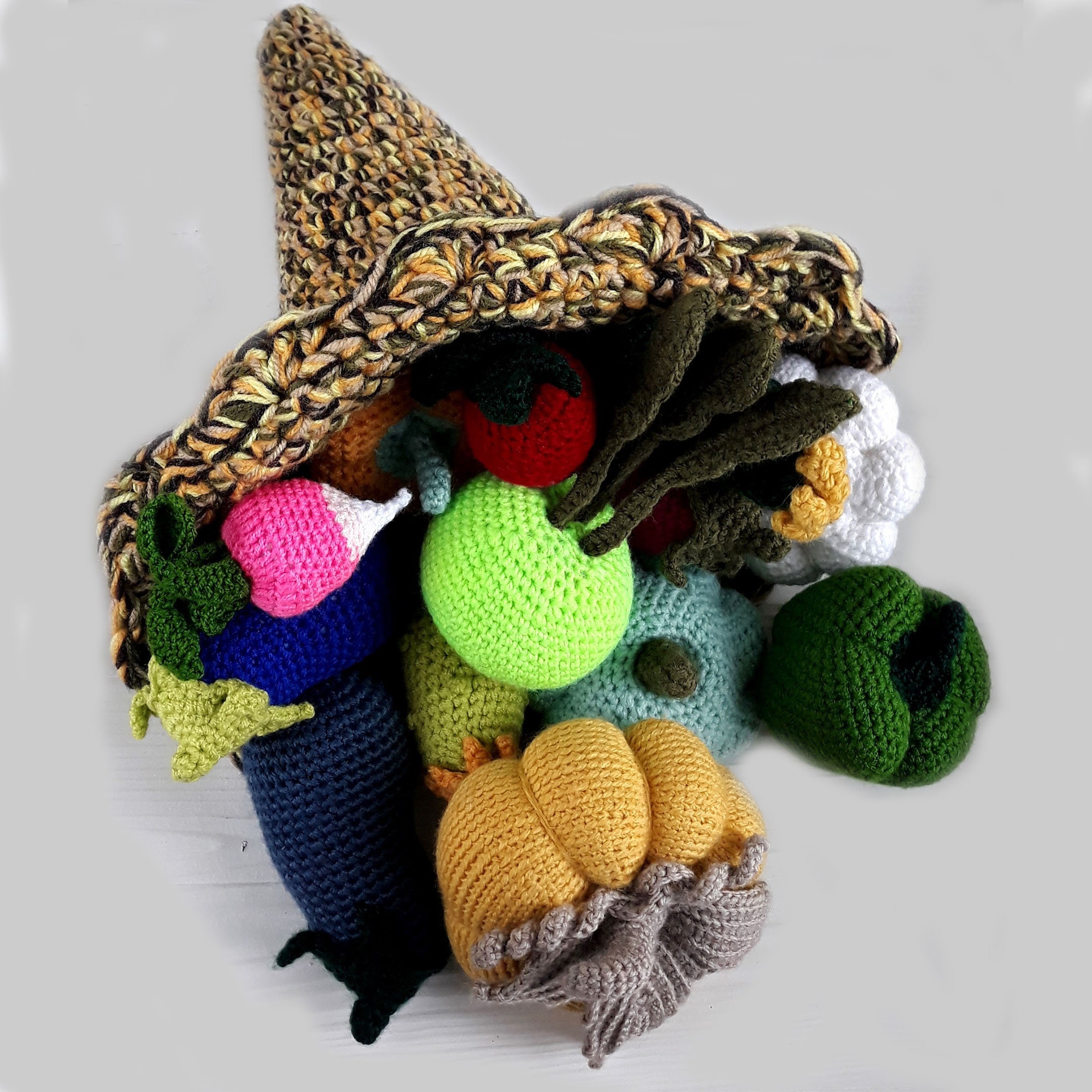 Vintage Cornucopia, Cute Crochet Pattern, Horn Pattern, Friends ...