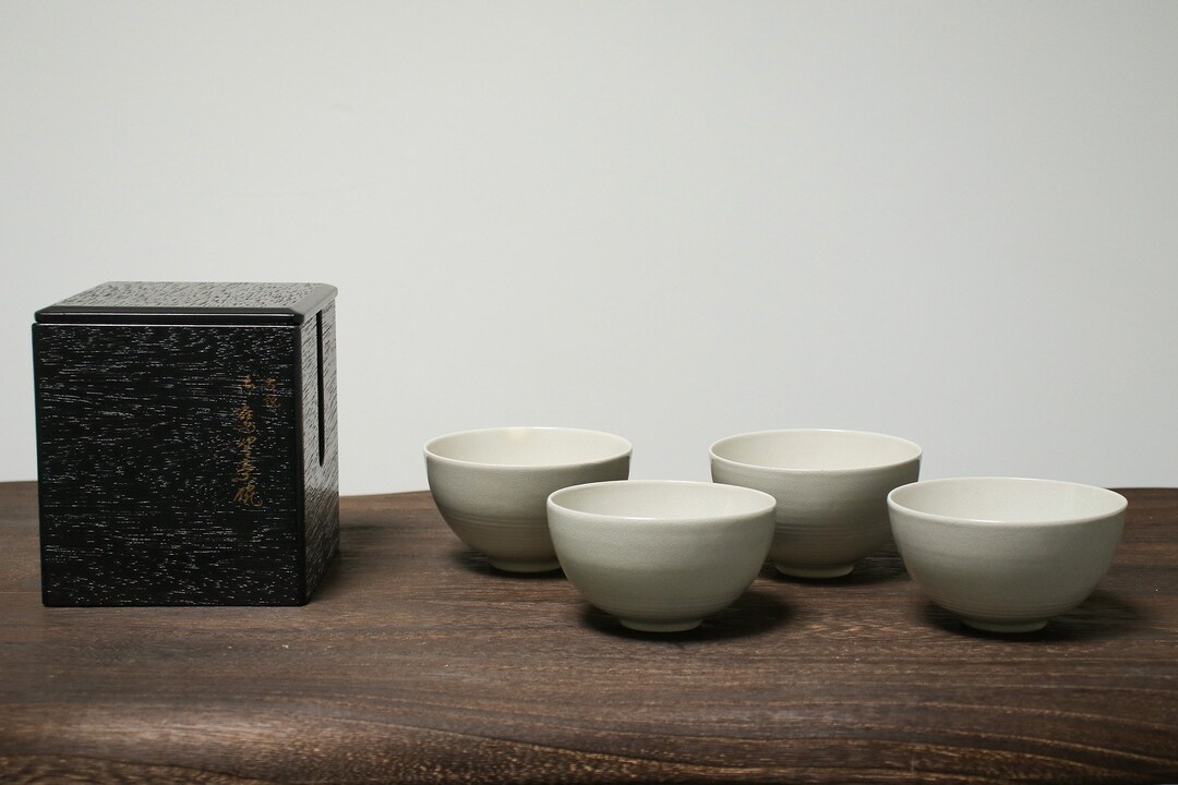 Japanese Porcelain Tea Cup Set | Crackle White Glaze With Lacquer Box ...